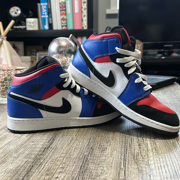 Nike | Shoes | Jordan Mid Top 3 | Poshmark